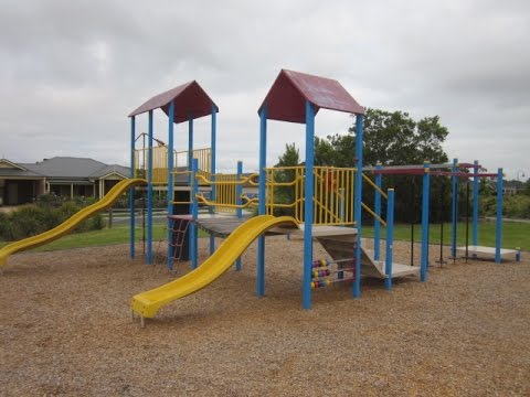 Lauriston Estate Park Playground, Townley Road, Koo Wee Rup - YouTube