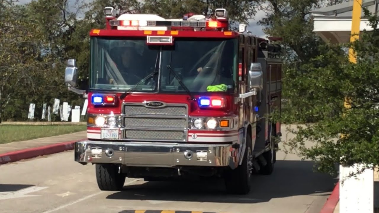 Boerne Fire Department Engine 40 & Brush 44 Arriving On Scene - YouTube