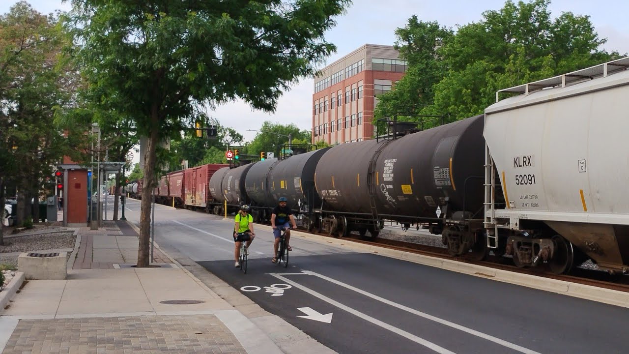Street runner train (Fort Collins, Colorado) - YouTube