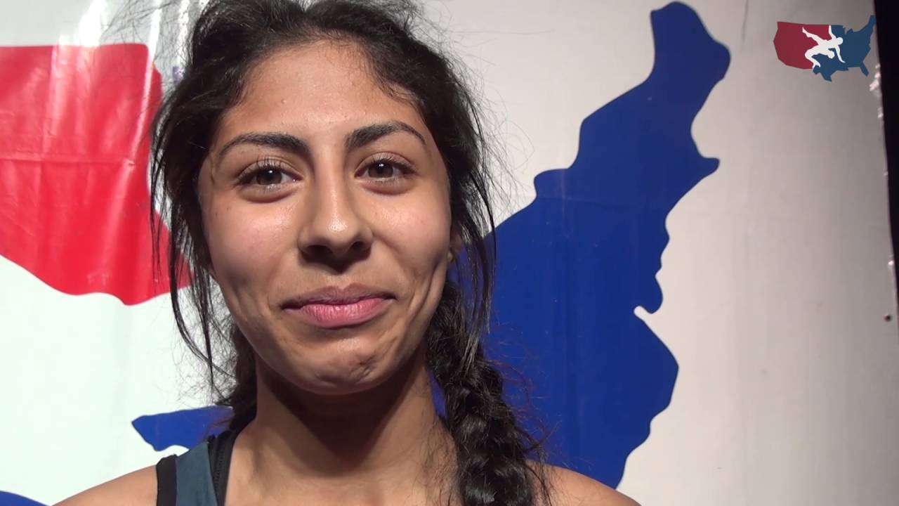 Brenda Reyna, 2016 Women's Junior Nationals champion at 117 lbs. - YouTube