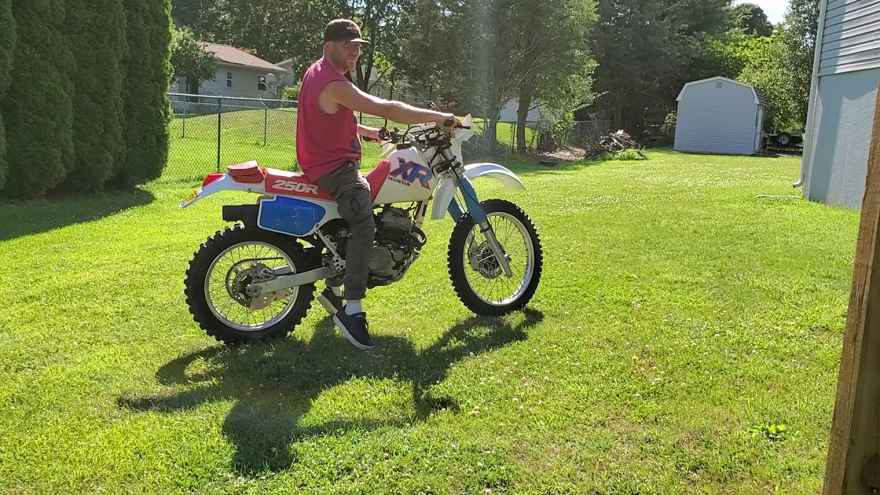 How to start a Dirt Bike Honda XR250R XR 250 - YouTube