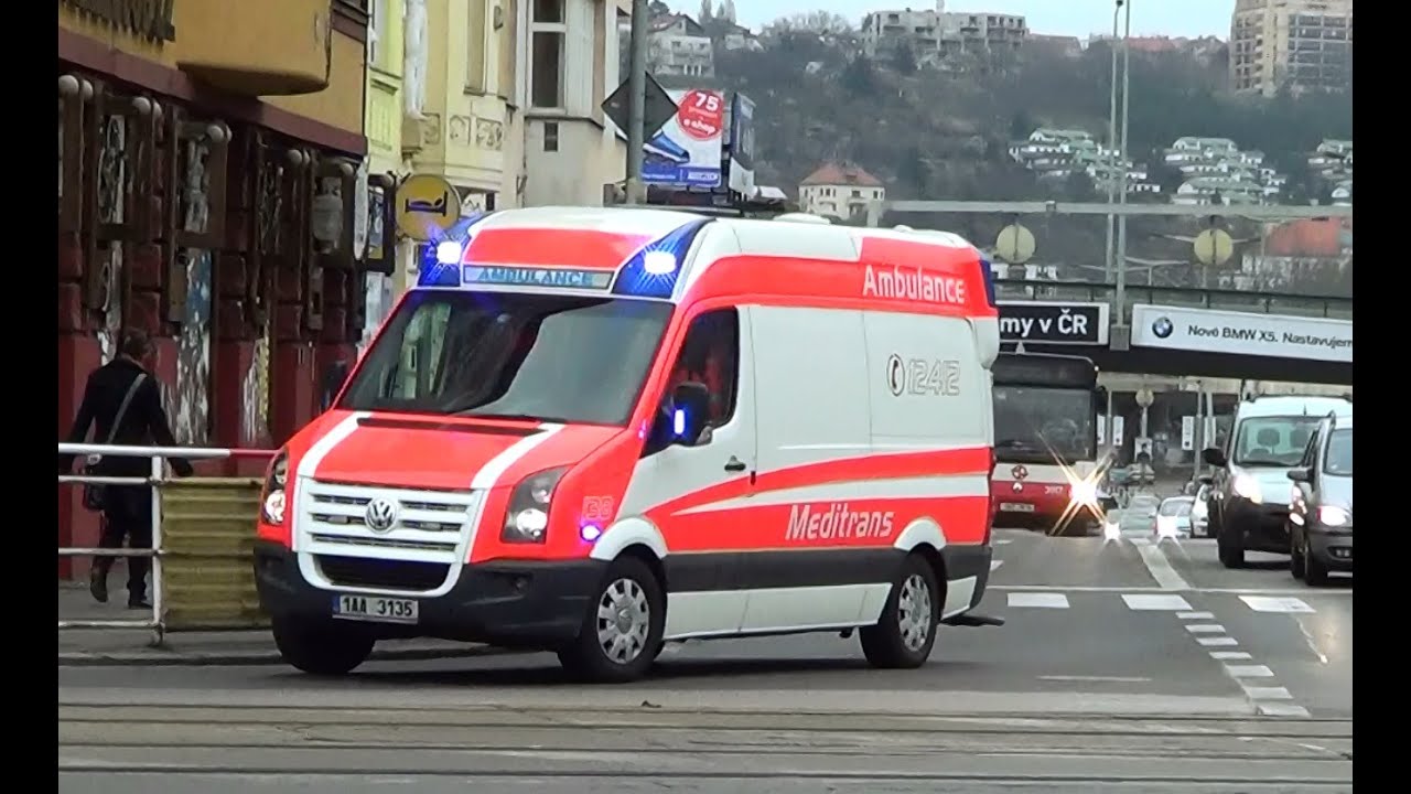Prague, Czech Republic, Private ambulance & Czech State Police responding [3/2014] - YouTube