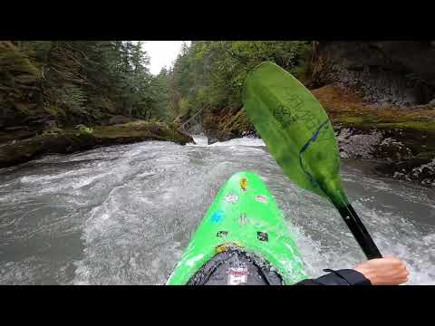 Kayaking The Upper Upper Cispus River in Washington - YouTube