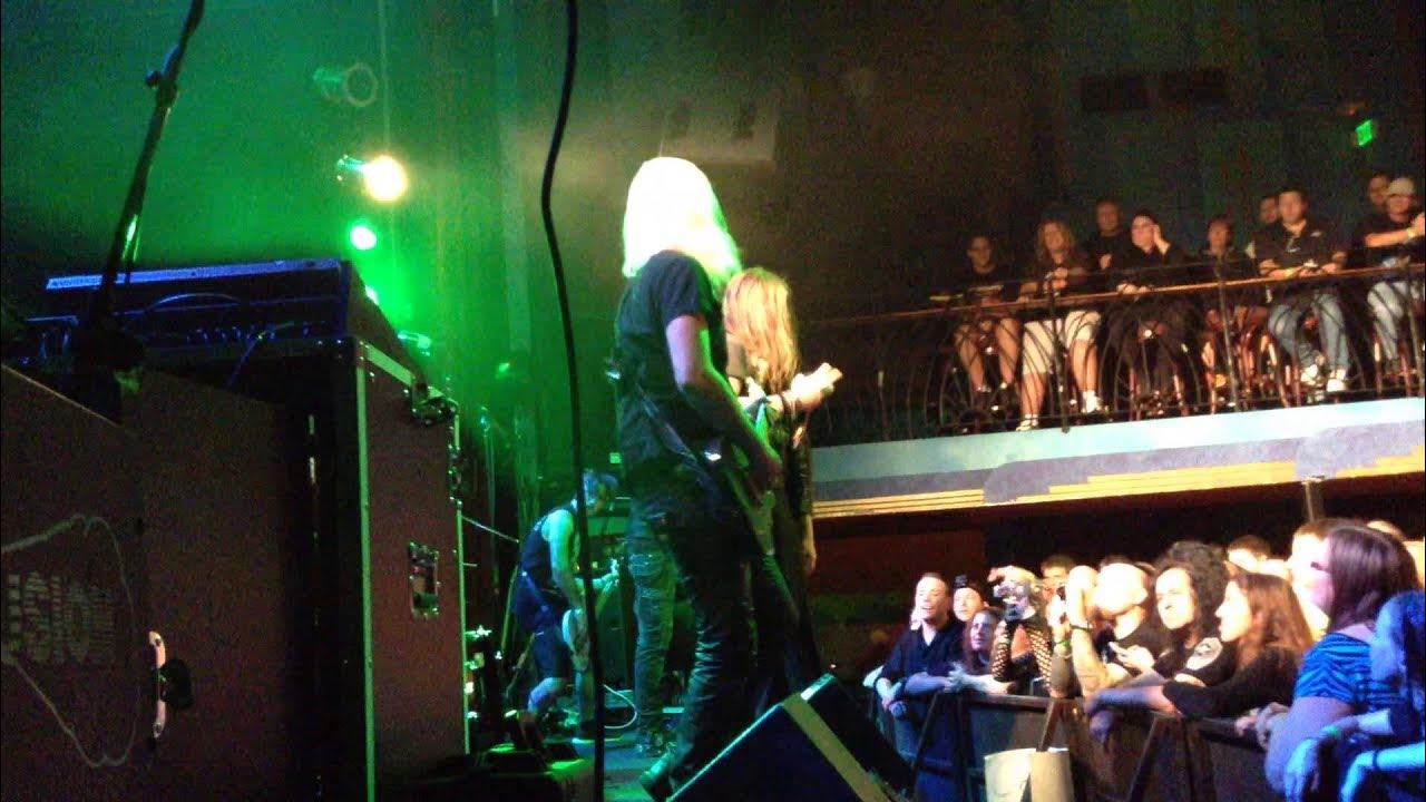 Amaranthe - Massive Addictive (Live) - YouTube