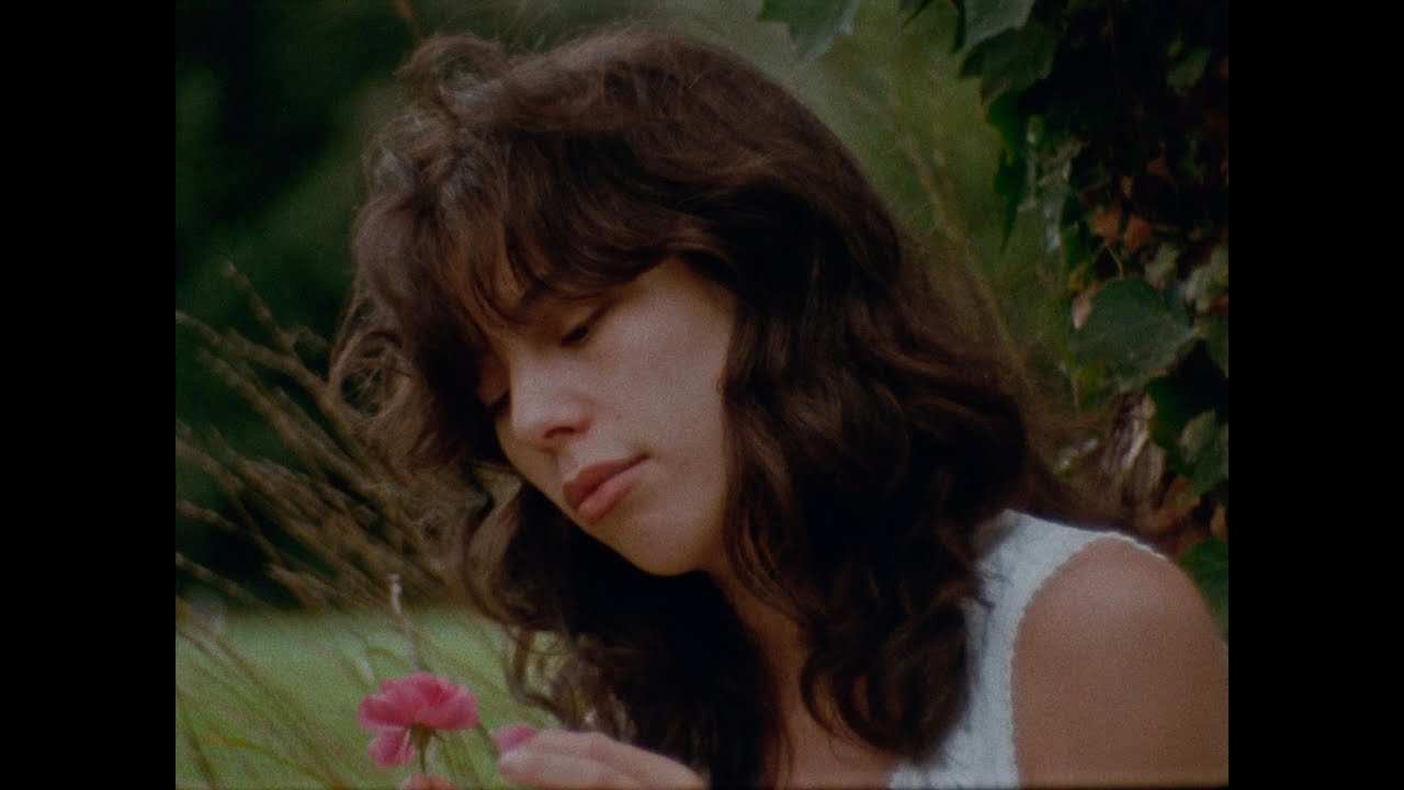 Valence - Emmanuelle (Clip officiel) - YouTube