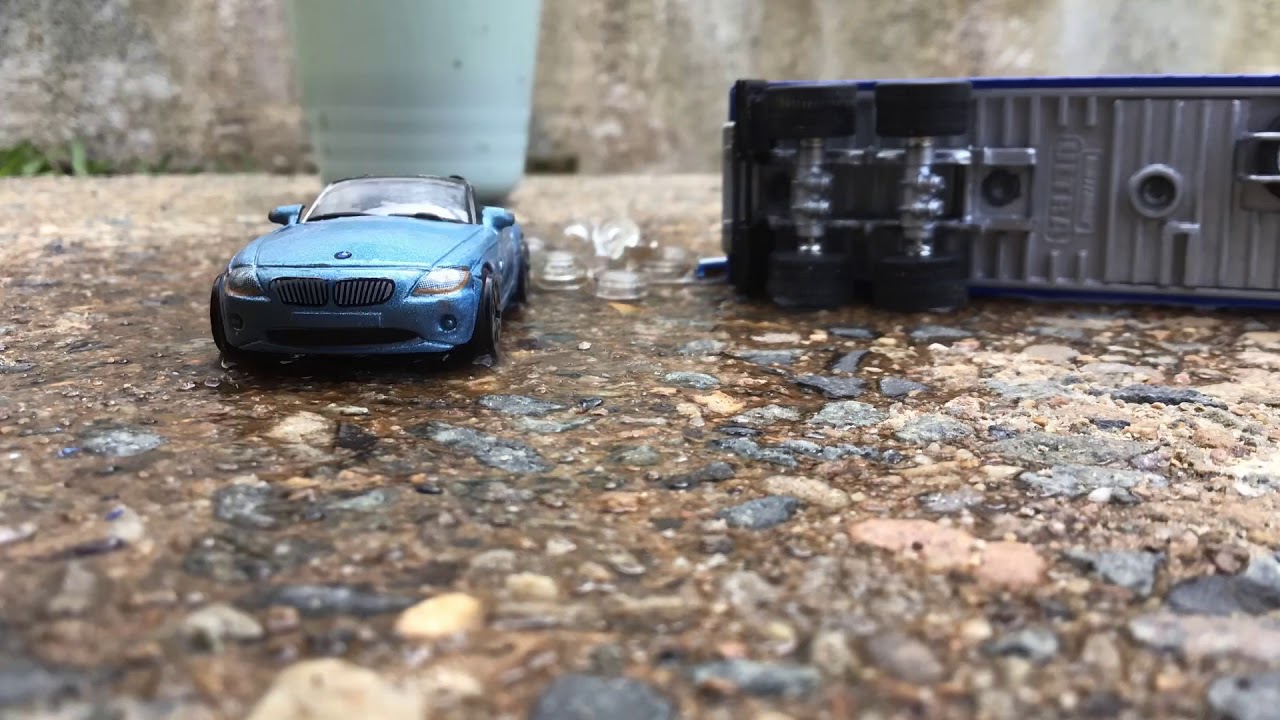The car crash(Stop motion) - YouTube