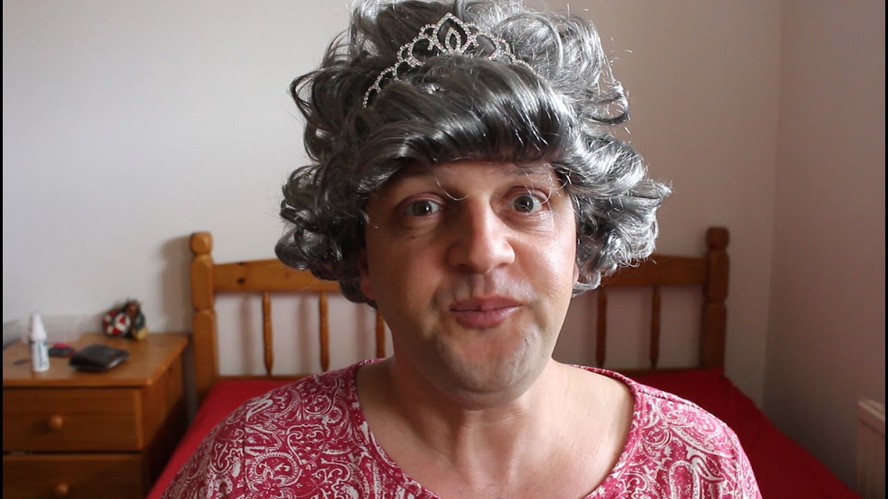 WHAT ARE THE QUEEN'S HOBBIES? | Escapism - YouTube