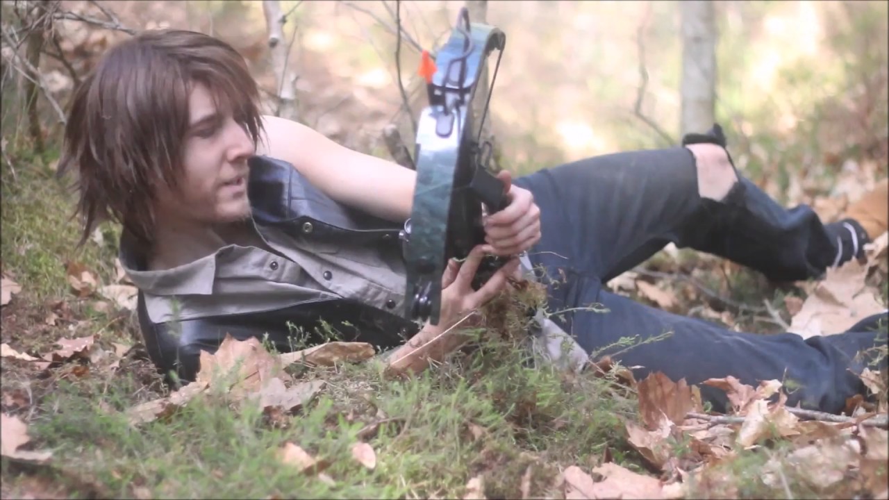 Daryl Dixon cosplay clip - YouTube