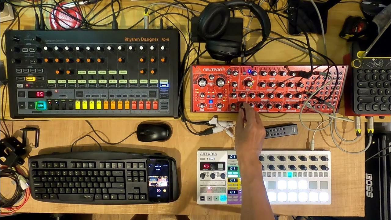 Behringer RD-8 MKII + Behringer Neutron + Arturia Beatstep Pro - YouTube