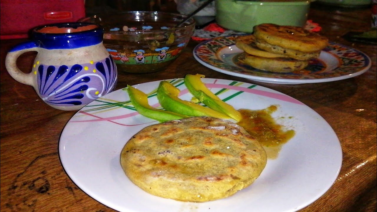 ALMORZANDO "BOCOLITOS CAPEADOS" EN COXCATLÁN - YouTube
