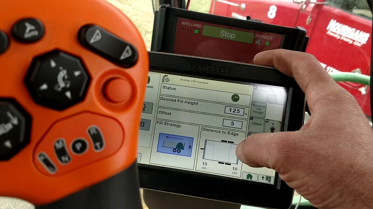 Active fill spout control camera on John Deere 8700 chopper - YouTube