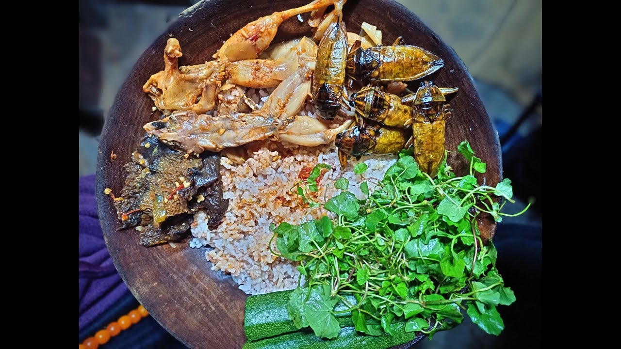 Frog with spicy mushroom chutney - YouTube