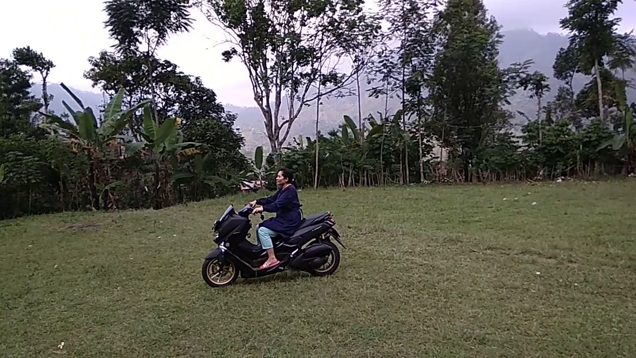 Belajar naik motor pake Nmax - YouTube
