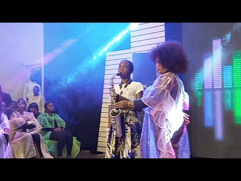 Wonderkid Surprise Crowd With Her Performance At Genesis - YouTube