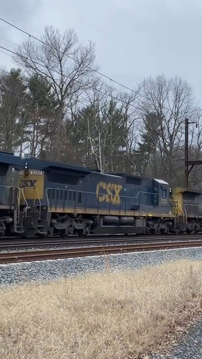 CSX M410 with the only Standard Cab Dash 8 on CSX #9280 - YouTube
