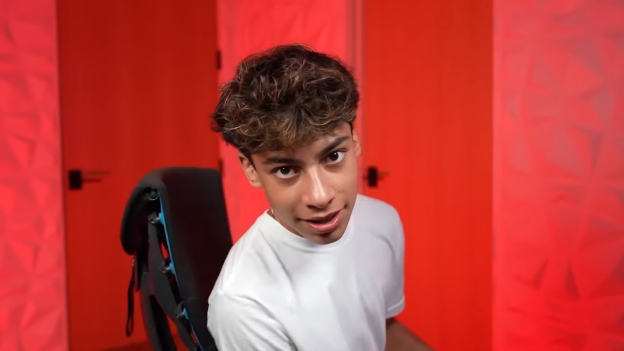 I drew king ferran and Ali#royaltyfamily - YouTube