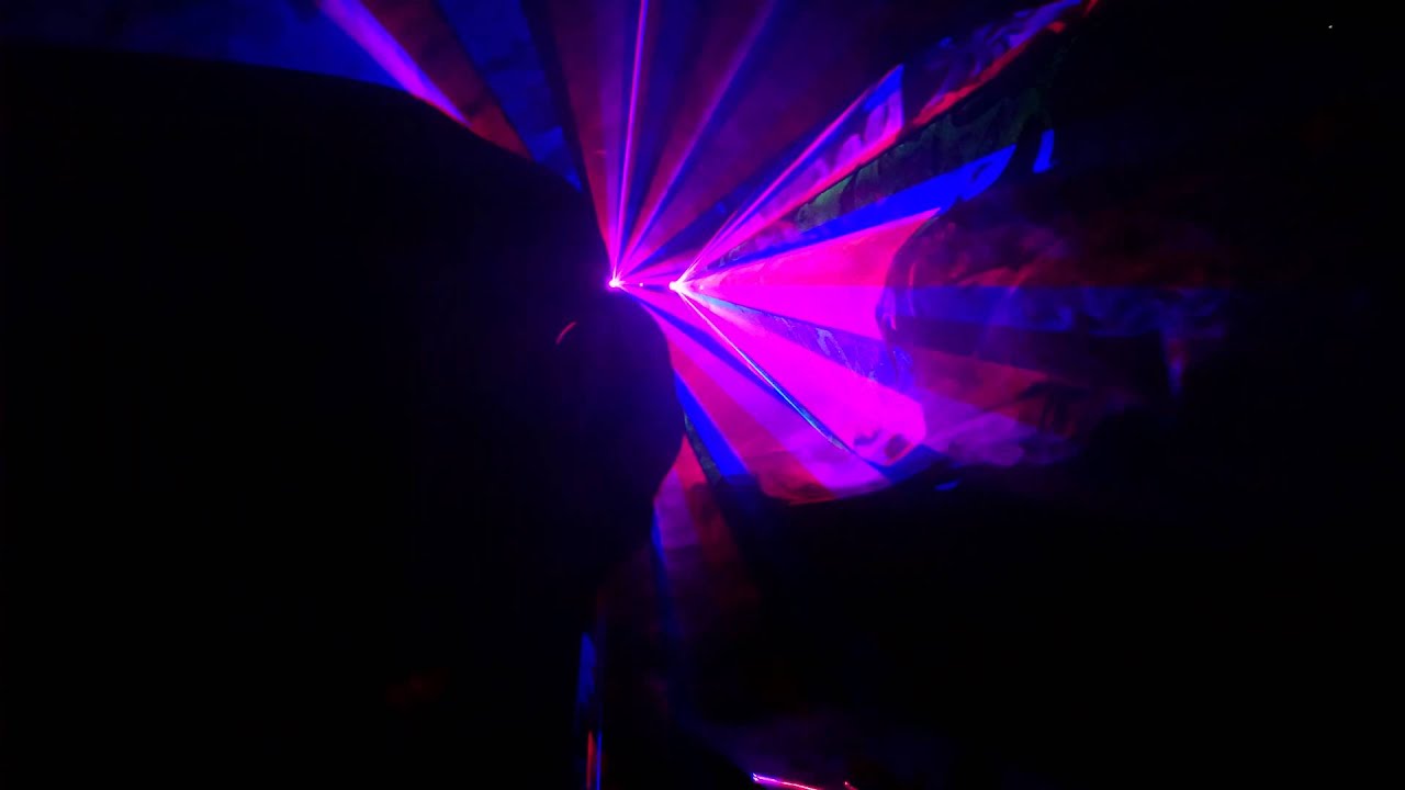 Minimal Techno !!! In my living room… 2 x show laser shinp 260mW CL-10 ...