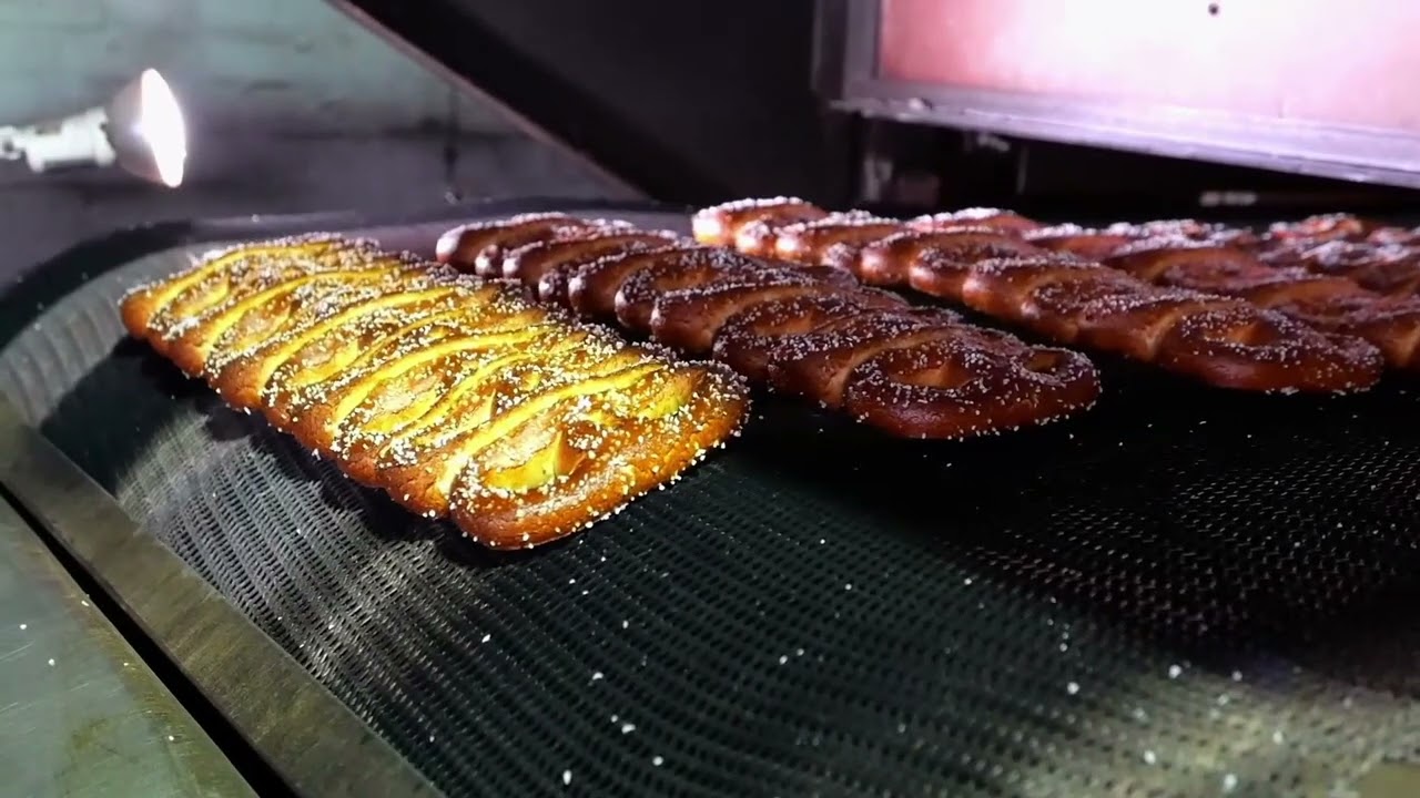 Roti Pretzel Berwarna Coklat Keemasan Super Empuk - YouTube