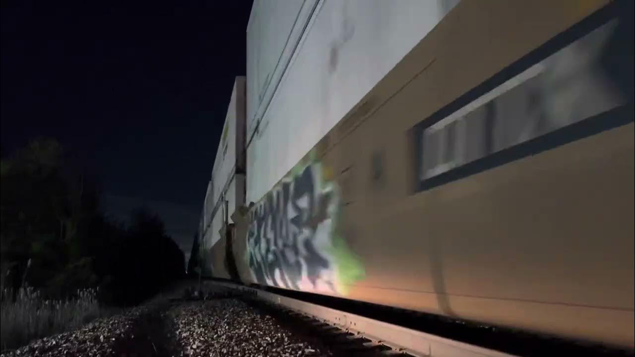 (CLOSE UP) NS 8112 ES44AC leads NS 254 with a Nice K5HL at Piscataway,NJ (PRS) - YouTube