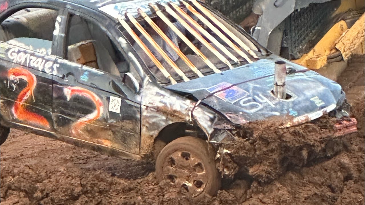 Demo derby in Lawrenceburg Tennessee - YouTube