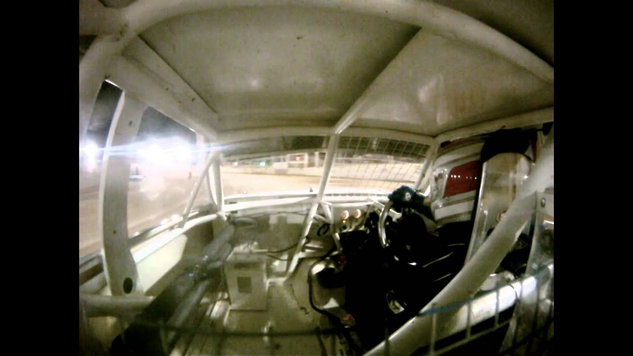 andy maxwell JNR #32 at renmark speedway - YouTube