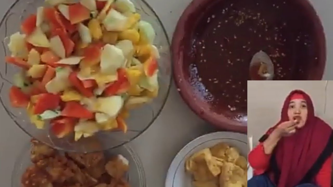 Makan rujak buah #rame-rame - YouTube