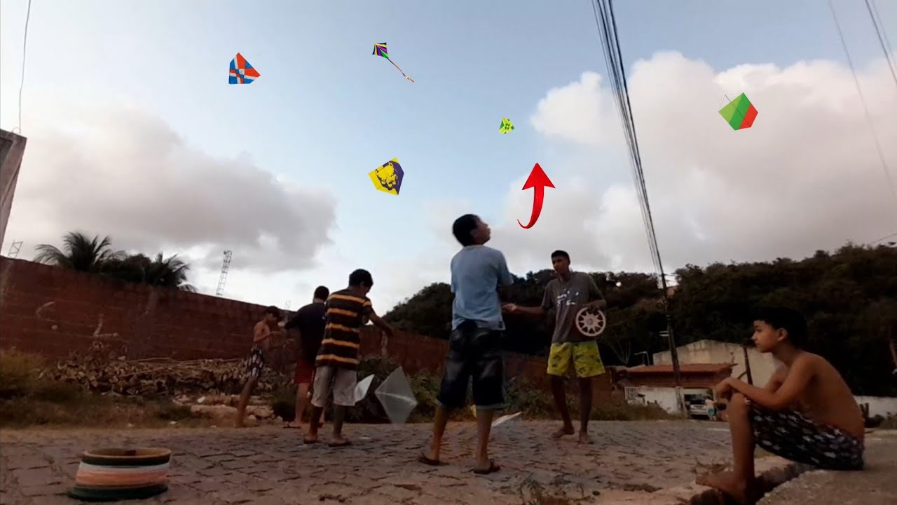 Soltando Pipa Na Rua De Casa, Até De NOITE - YouTube
