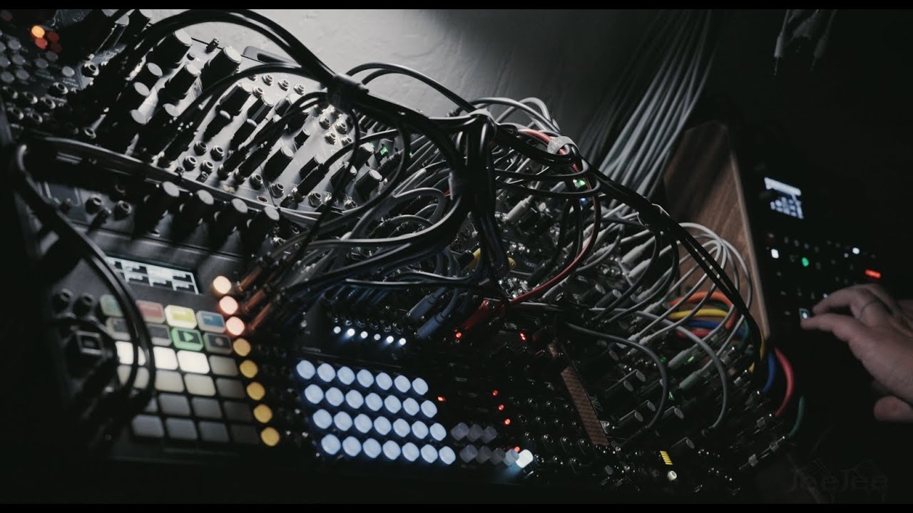 103BPM Trip Hop Inspired Eurorack + Digitakt 2 Jam - YouTube