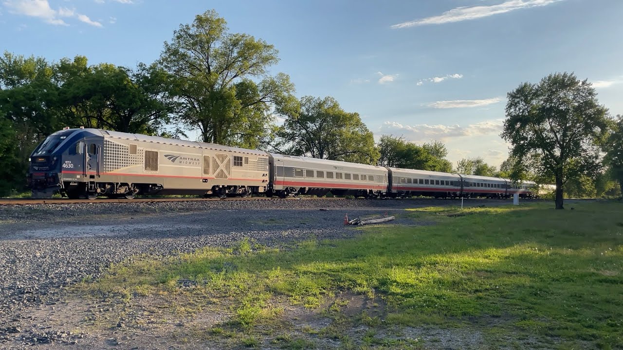 Golden Hour Amtrak Wolverine - YouTube