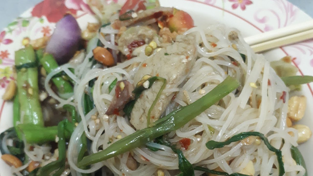 Noj ຕໍາໝີ່ qab heev li -nkauj mab vaj - YouTube