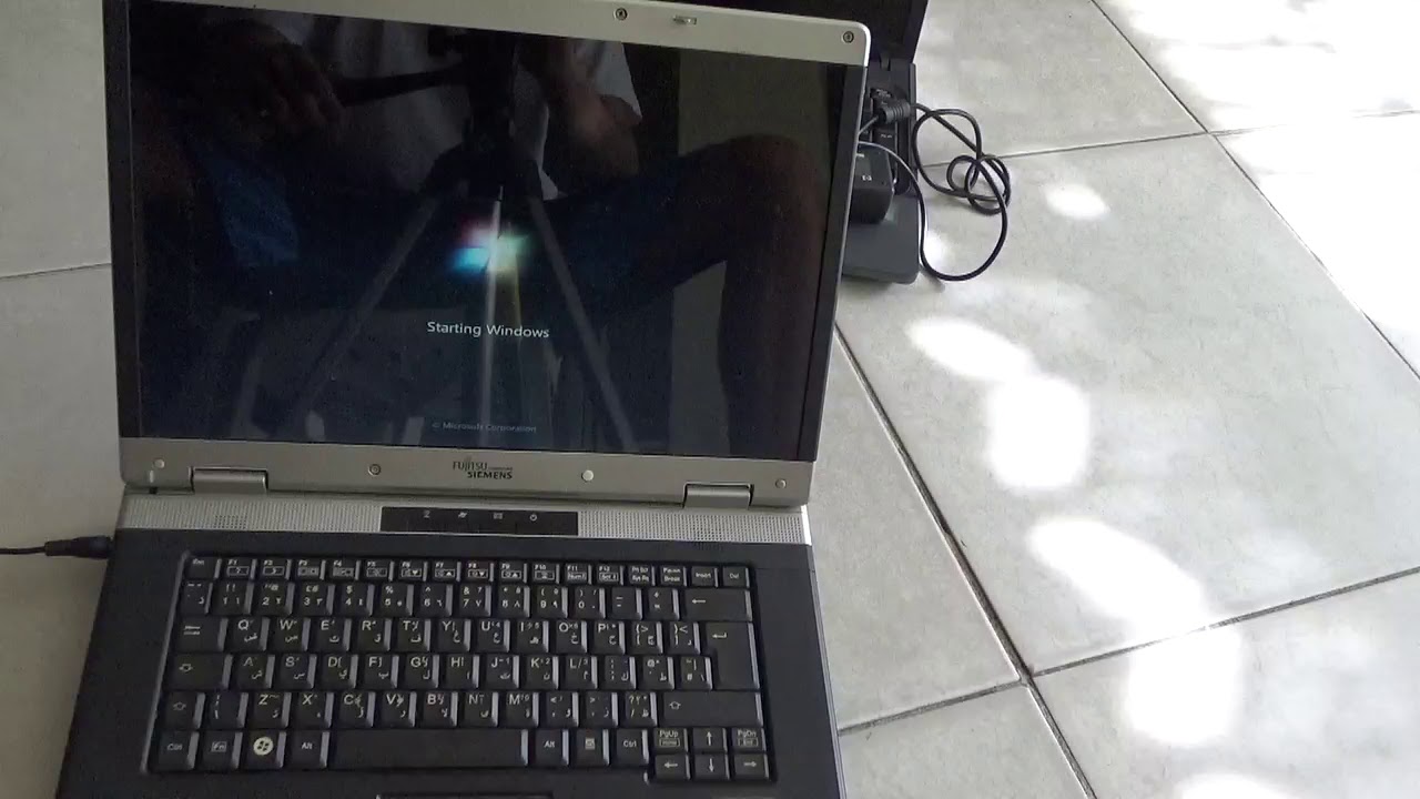 Stock OS Logo Fujitsu Siemens Laptop - YouTube