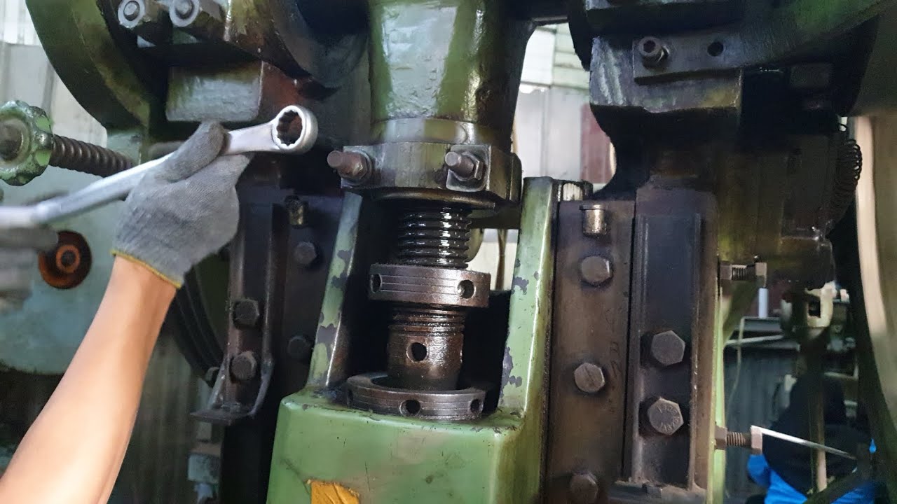 Punch Die Setting On Power Press Machine - YouTube