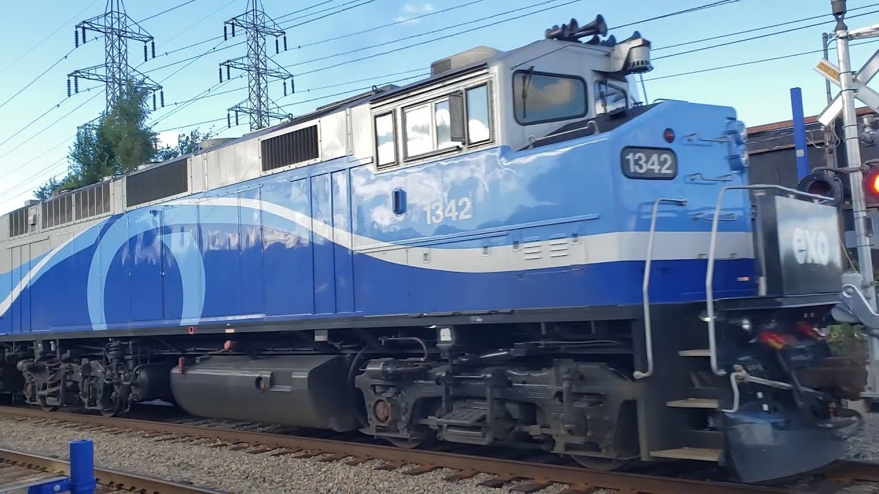 FALL TRAINS EXO Northbound Commuter at Bois De Boulongne With GMD F59PH ...