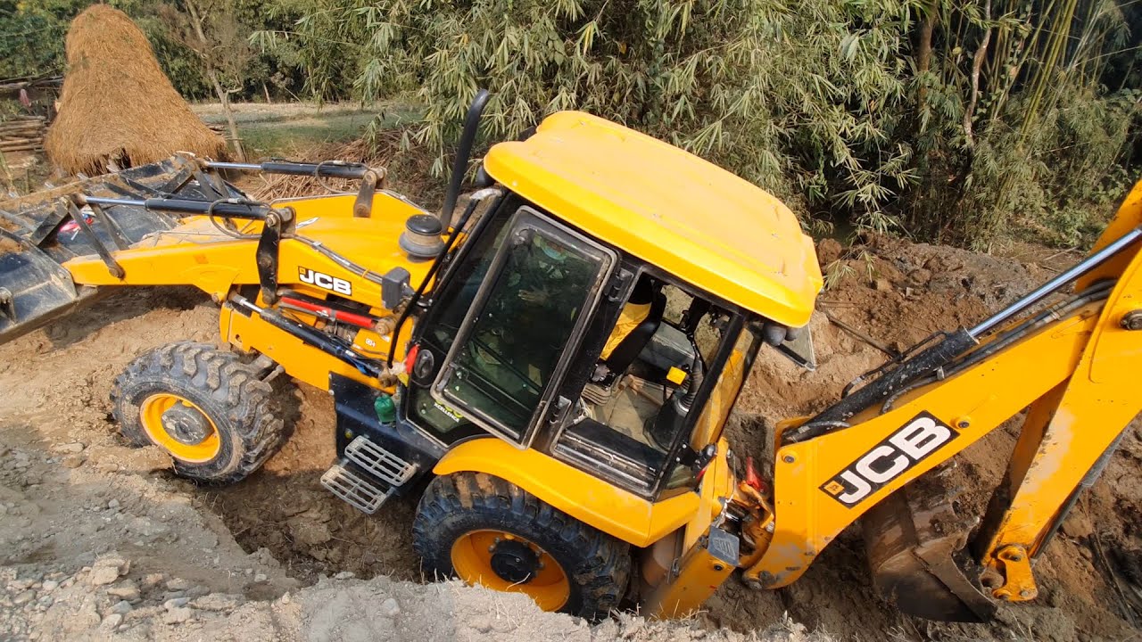 JCB Machine Making Big Drain For Concrete Wall Construction - JCB ...