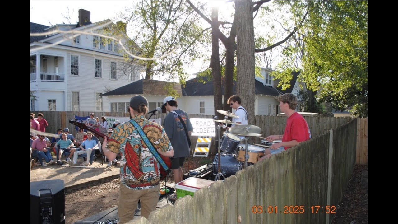Back yard jam session 🌤️ @UniversityofAlabama #shakedownstreet - YouTube
