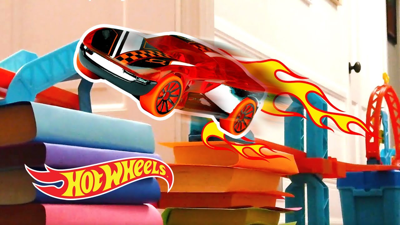 EPIC ABOVE GROUND TRACK CHALLENGE! | Labs Unlimited | @HotWheels - YouTube