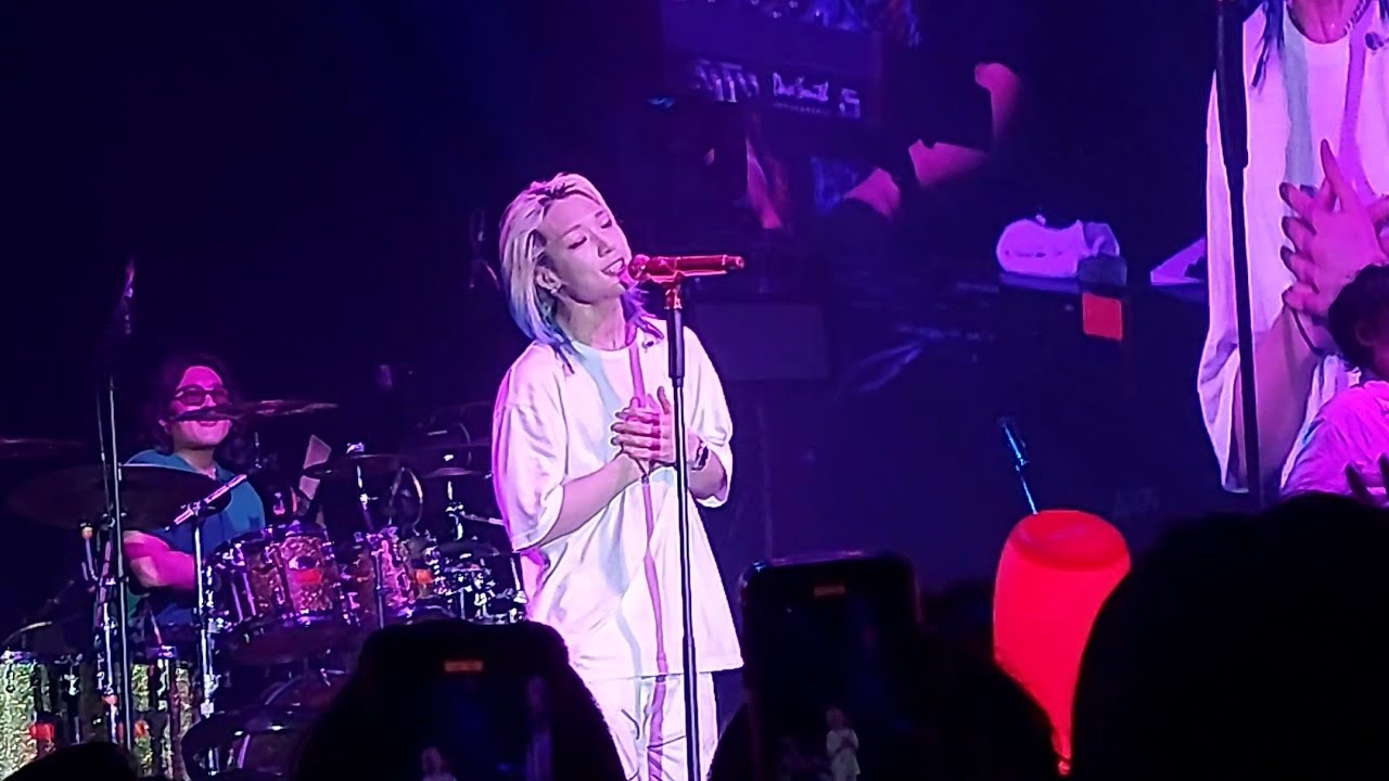 BOBBY- CHERRY BLOSSOM 🌸 @ZERO GRAVITY TOUR IN MANILA (031724) - YouTube