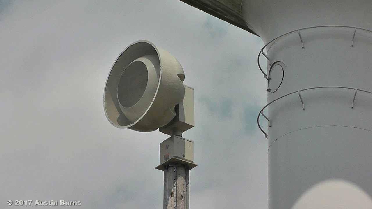 Sussex, WI Federal Signal 508 - YouTube