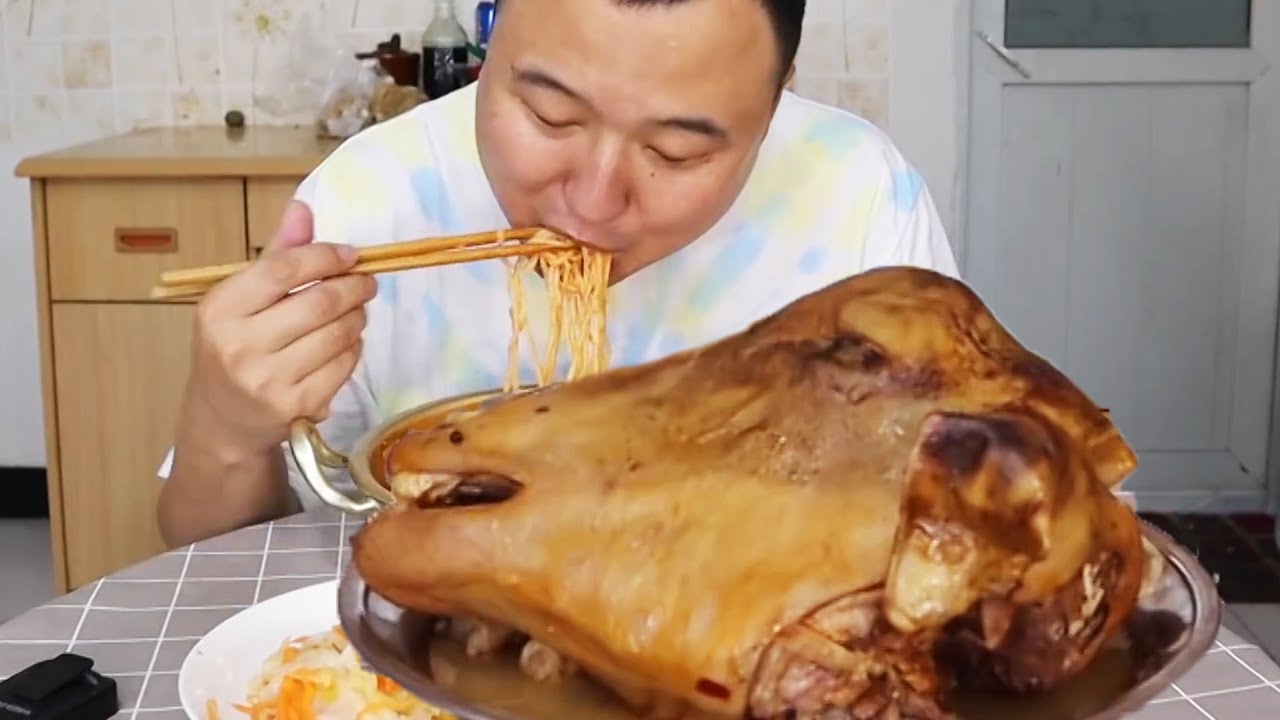 Stew A Sheep Head For Five Hours! Served With A Bowl Of Super Cool ...