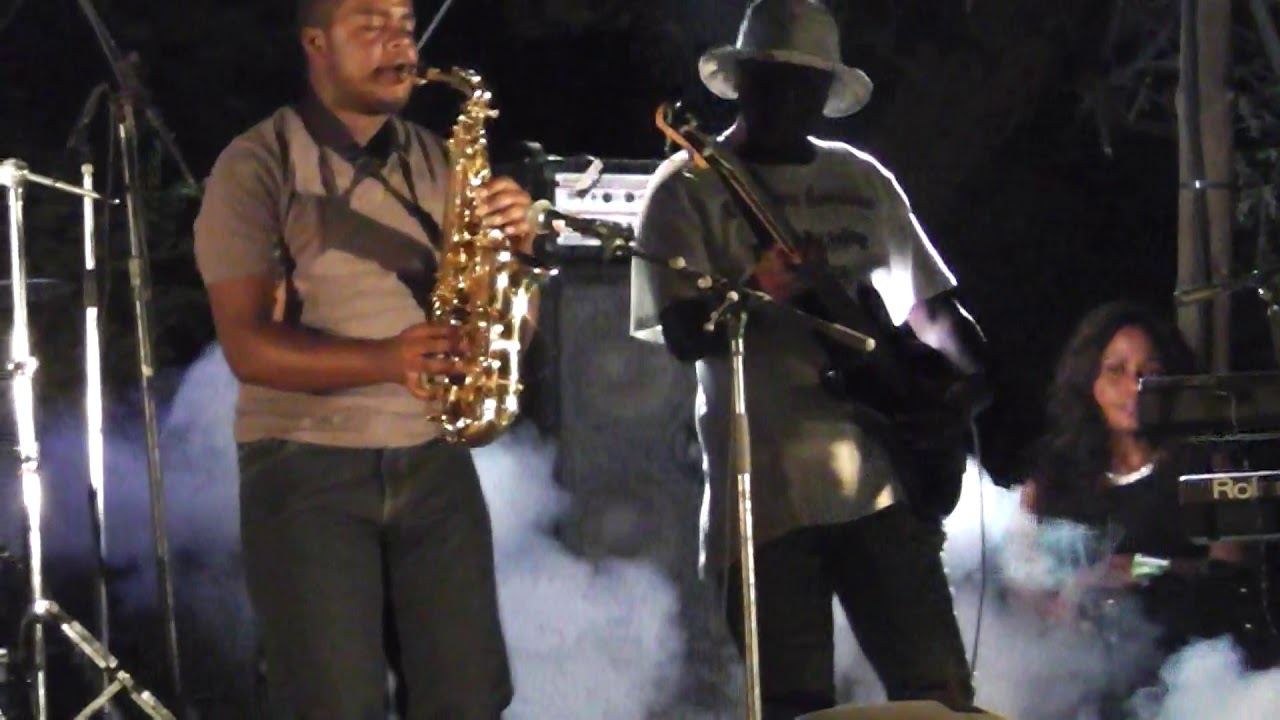 Tony !Haoseb on Saxophone with equally great musicians (!amguse ge re ...