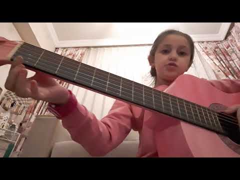 En kısa gitar çalmayı öğrettim