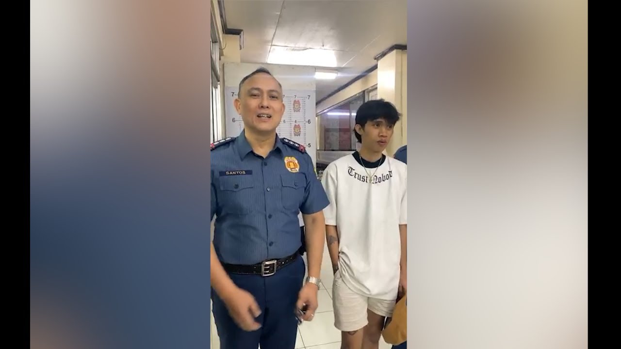 Snatcher sa Las Piñas, tinangayan ng motor ng biktima niya - YouTube