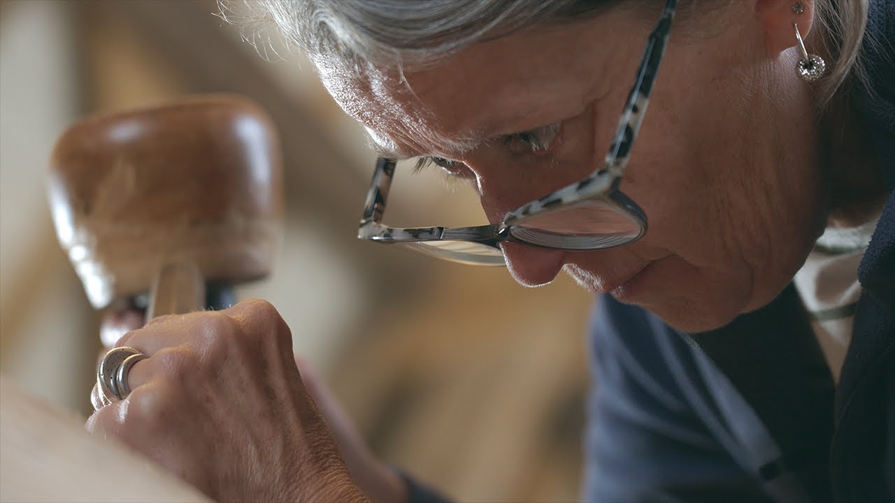 Alison Crowther ‘The Wood Carvers Studio’ Ep 2 - YouTube
