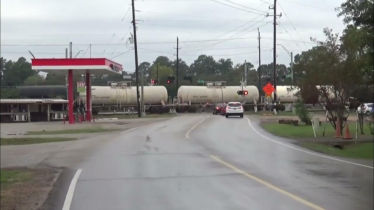 UP 8214 With Brand New C44ACM Power Leads Manifest Magonlia,Tx - YouTube