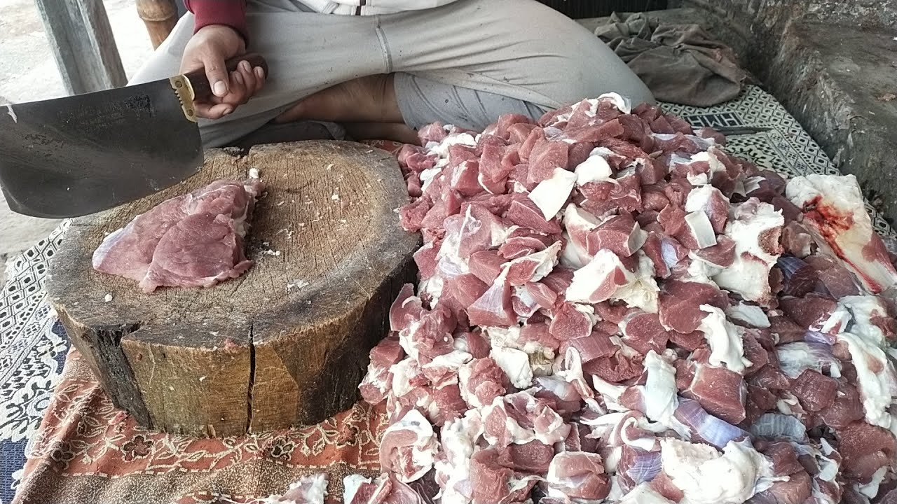 Amazing Buffalo Meat Cutting By Expert Butchers || How To Cut Beef At ...