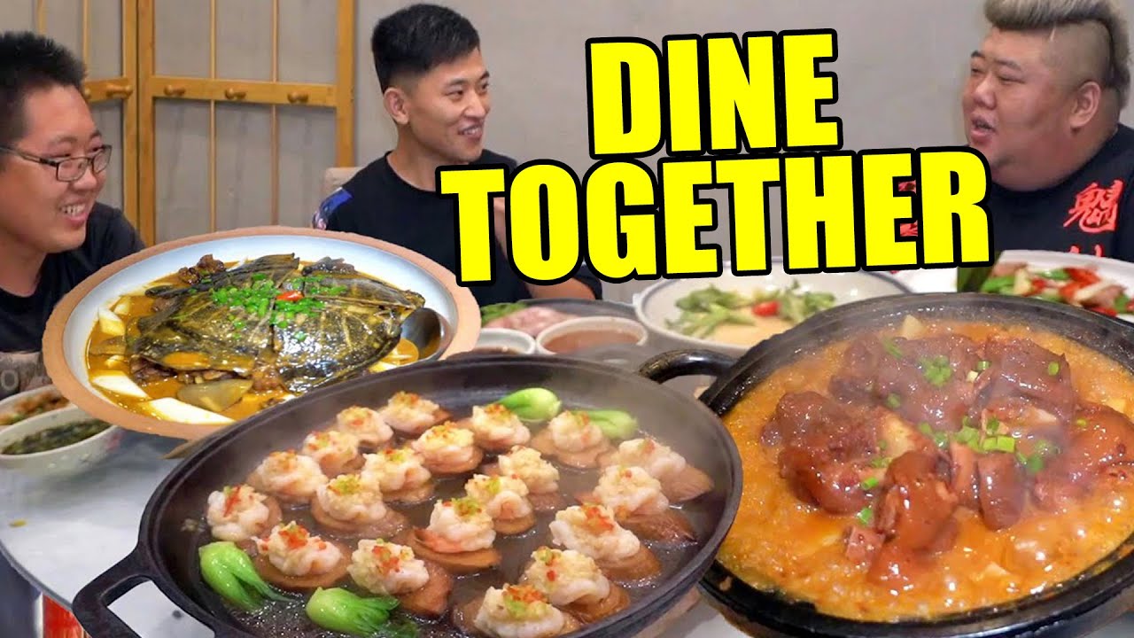 Brother Monkey invites friends to dinner! A table full of dishes is too ...