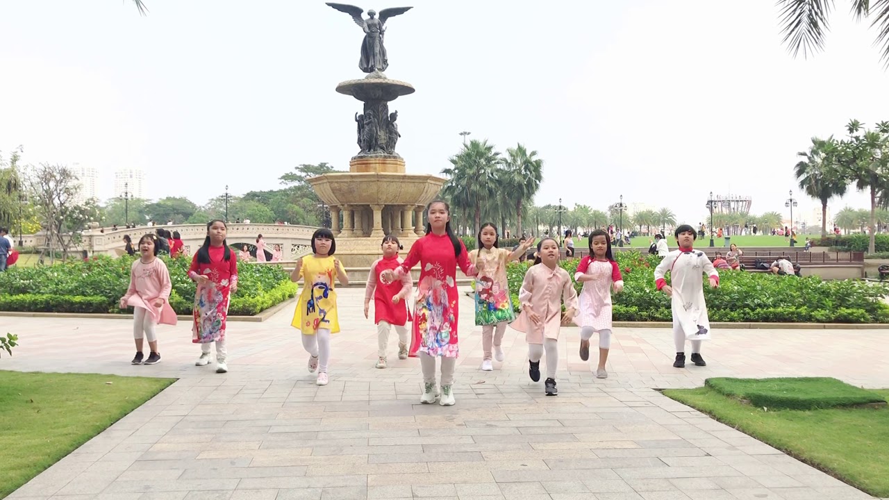 [Liên khúc] Ngày Xuân Long Phụng Xum Vầy & Tết Đón Xuân Về - Dance By ...