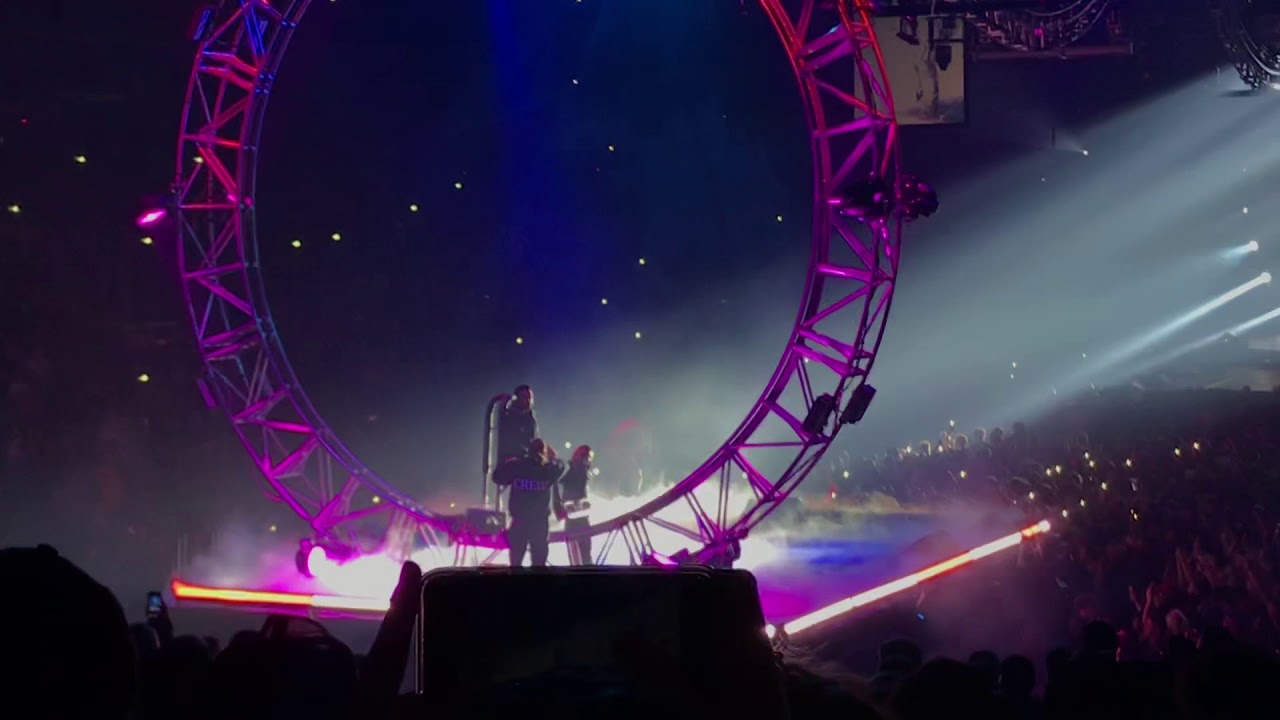 ‘CAROUSEL’ Travis Scott Live Astroworld Tour Dallas,TX - YouTube