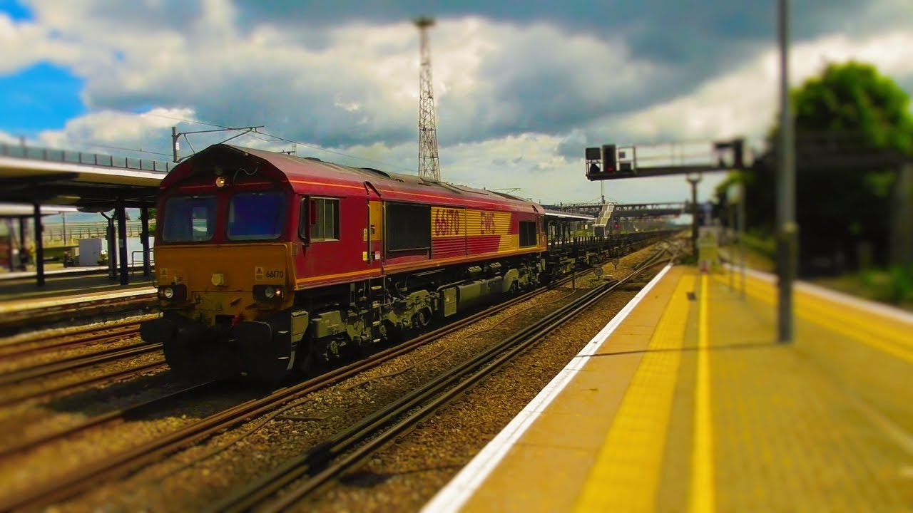 DB 66170 flies through Ashford International sounding absolutely ...