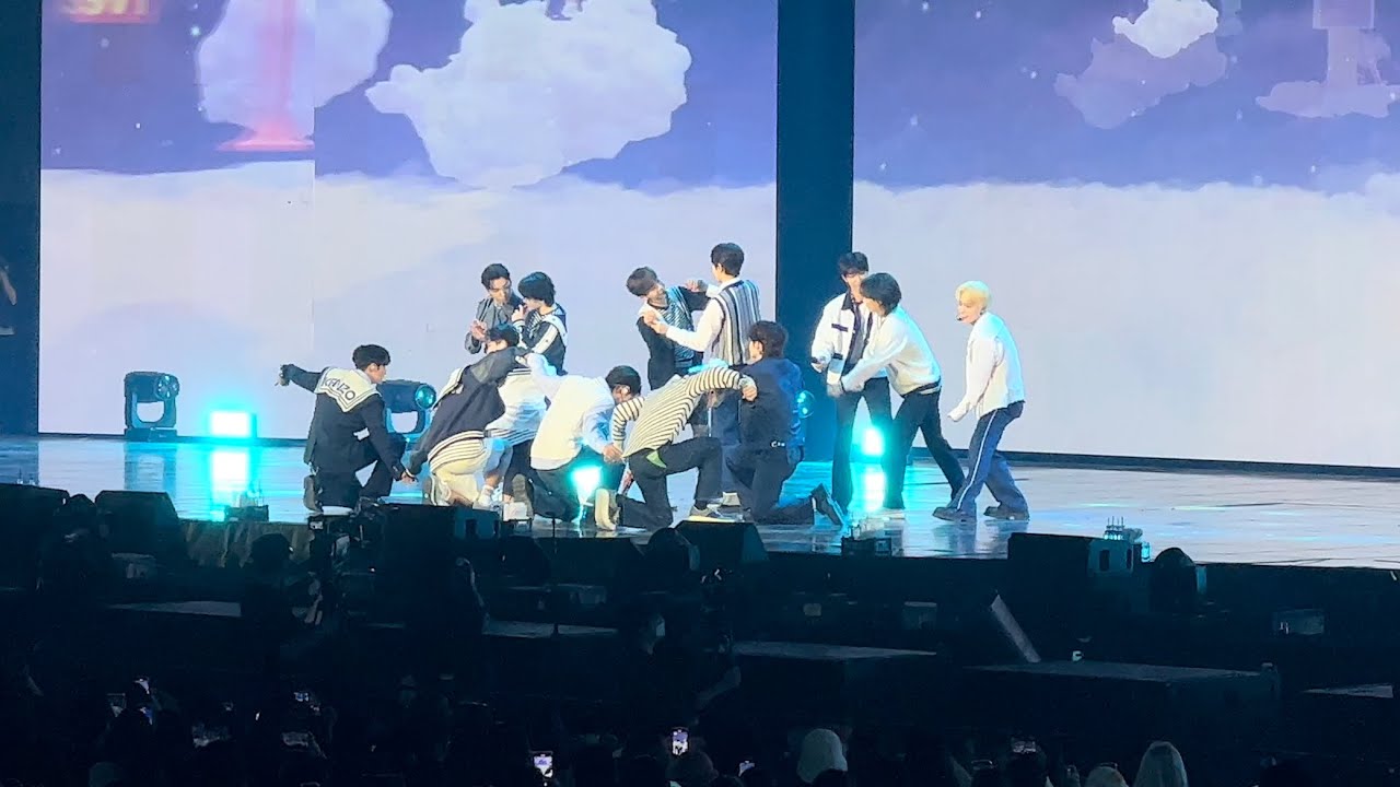 230312 캐럿랜드 2023 - MY MY 세븐틴 | 마이마이 안무 왜이렇게 예쁜거죠 캐럿뜰🥹🥹 - YouTube